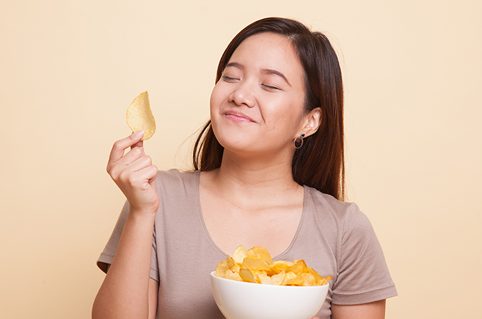 Kebiasaan Ngemil Bisa Gagalkan Program Diet, Ini Alasannya